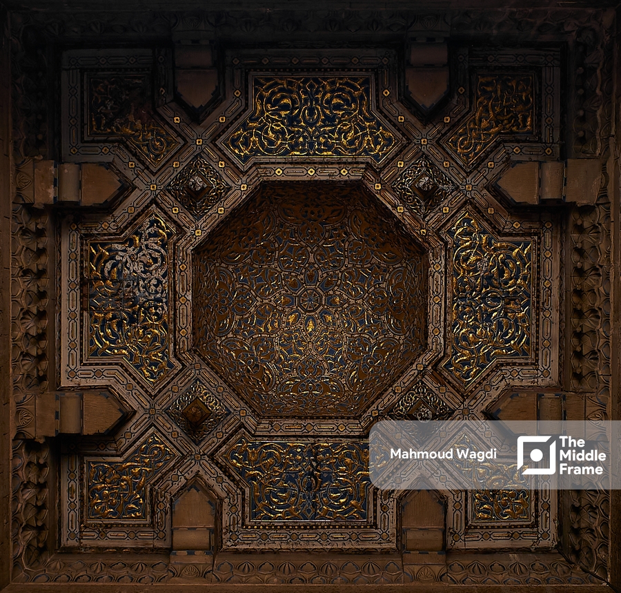 Islamic art of the ceiling of the Al-Rifa'i Mosque • The Middle Frame ...