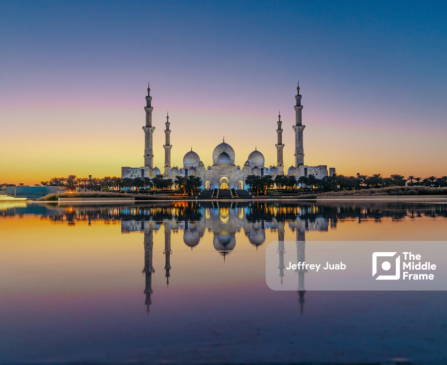Sheikh Zayed Grand Mosque, Abu Dhabi, UAE. • The Middle Frame • Arab ...