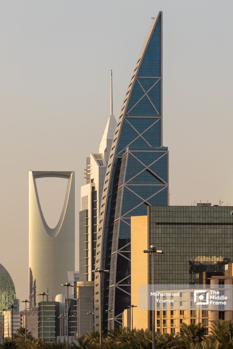The Kingdom Centre Tower Riyadh-Saudi Arabia. • The Middle Frame • Arab ...