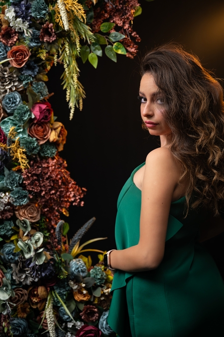 Artistic photoshoot of an Egyptian model. • The Middle Frame • Arab ...
