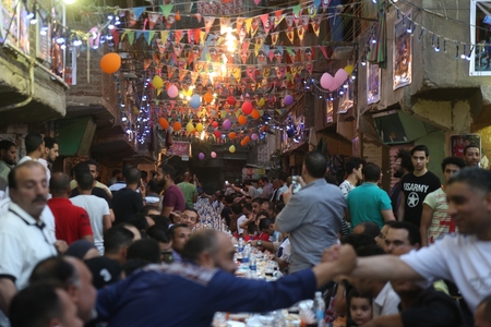 The largest group iftar table in Matareya during the month of Ramadan ...