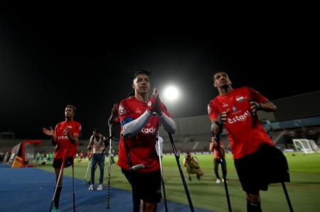 the African Nations Championship for one-legged football: Egypt VS ...