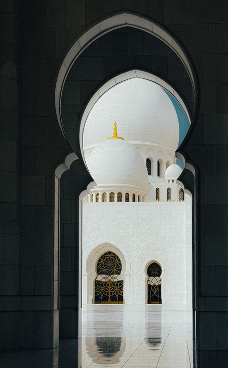 Sheikh Zayed Grand Mosque, Abu Dhabi, United Arab Emirates • The Middle ...