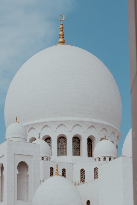 Sheikh Zayed Grand Mosque, Abu Dhabi, United Arab Emirates • The Middle ...
