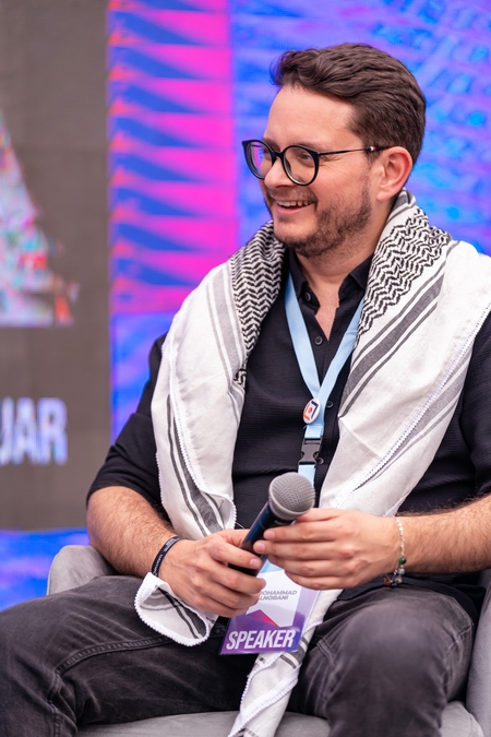 Startups Without Borders Summit 2024. • The Middle Frame • Arab Stock ... Startups Without Borders Summit 2024. • The Middle Frame • Arab Stock ...